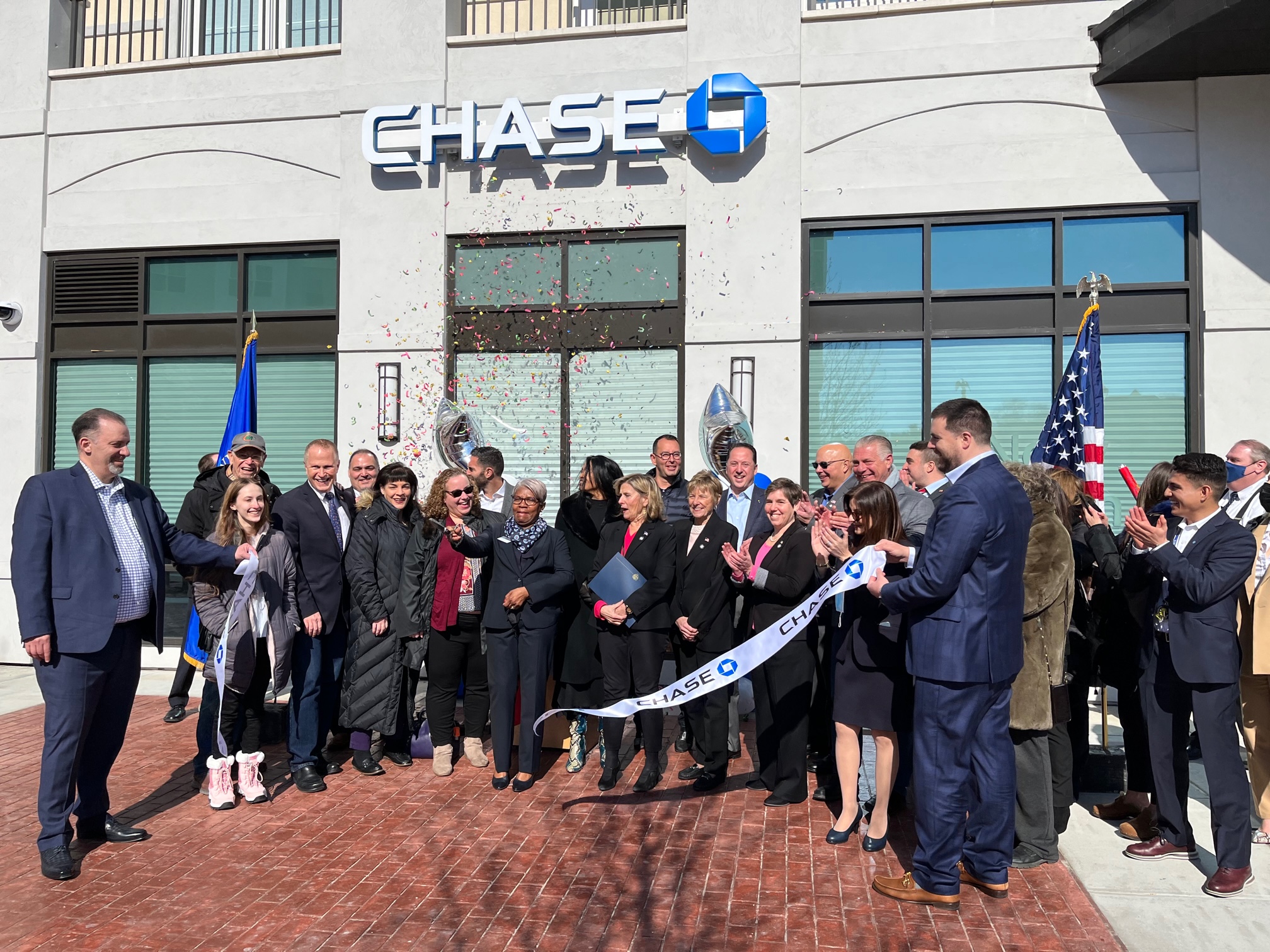 Chase Officially Opens in Village Square – GCBID